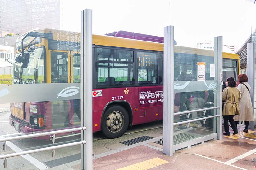 【2023金澤交通攻略】金澤觀光巴士、市區公車買票＆搭乘超詳細交通攻略｜Lazy Japan 懶遊日本