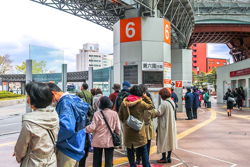 【2023金澤交通攻略】金澤觀光巴士、市區公車買票＆搭乘超詳細交通攻略｜Lazy Japan 懶遊日本